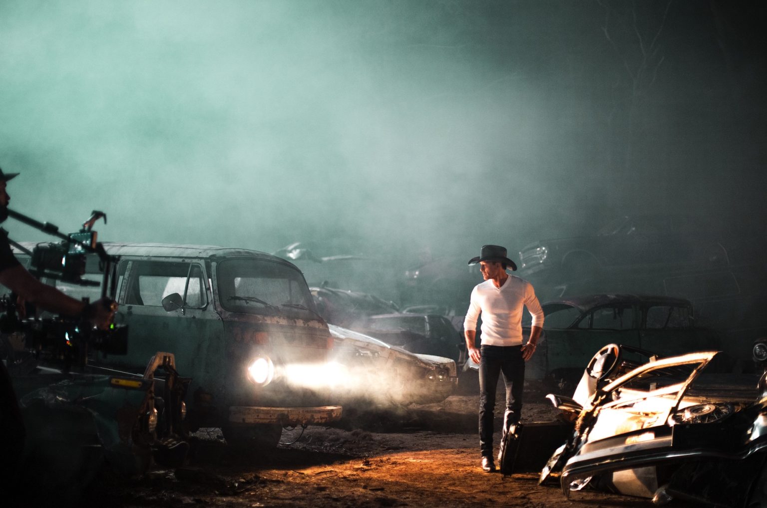 TIM MCGRAW DEBUTS VIDEO FOR “STANDING ROOM ONLY” WITH CMT | Country Lowdown