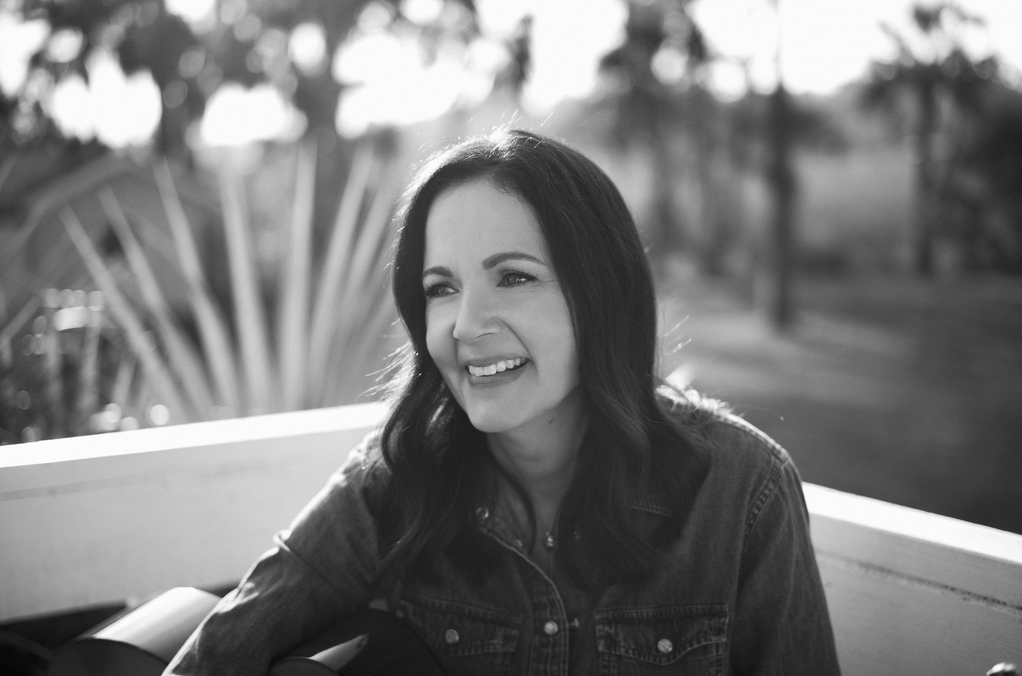 Lori McKenna Interview | Country Lowdown