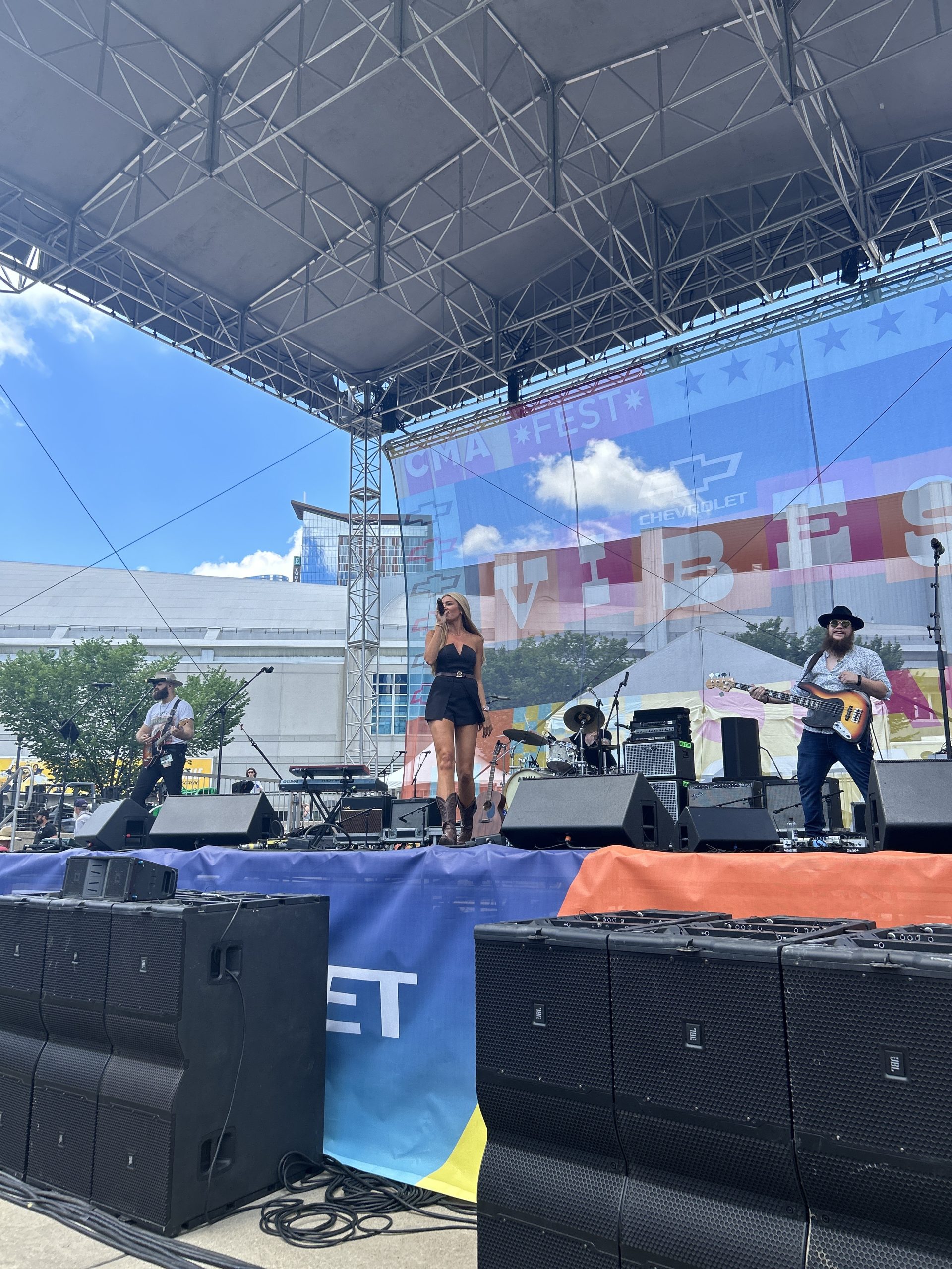 Julia Cole Lights Up CMA Fest | Country Lowdown